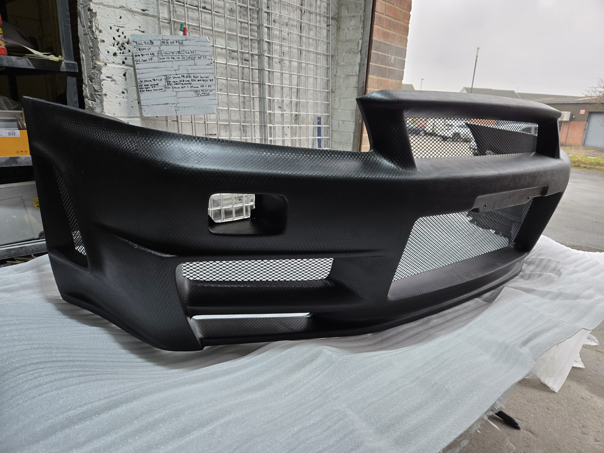 R34 GTR Z-tune Front Bumper (Dry Carbon)